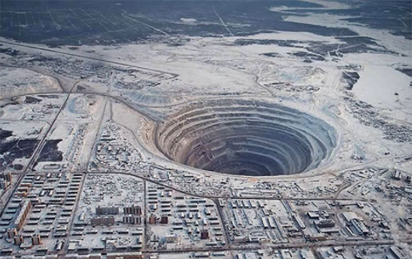 The nine largest craters created by man | Curious facts world