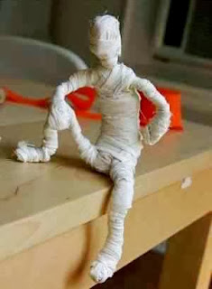 How to make a mini mummy crafts (making creations from recycled ...
