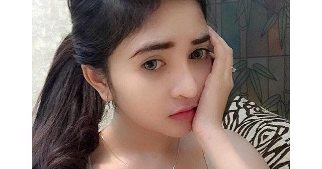 Cerita Tante Girang Pengen Di Pijat Teteknya ~ CERITA DEWASA