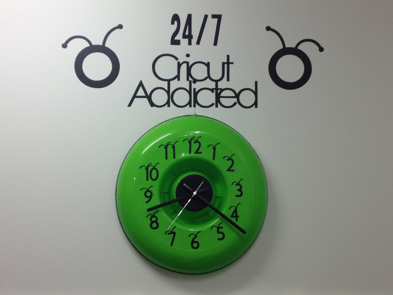 KEN'S KRAZY CRICUT CLOCK | Ken's Kreations