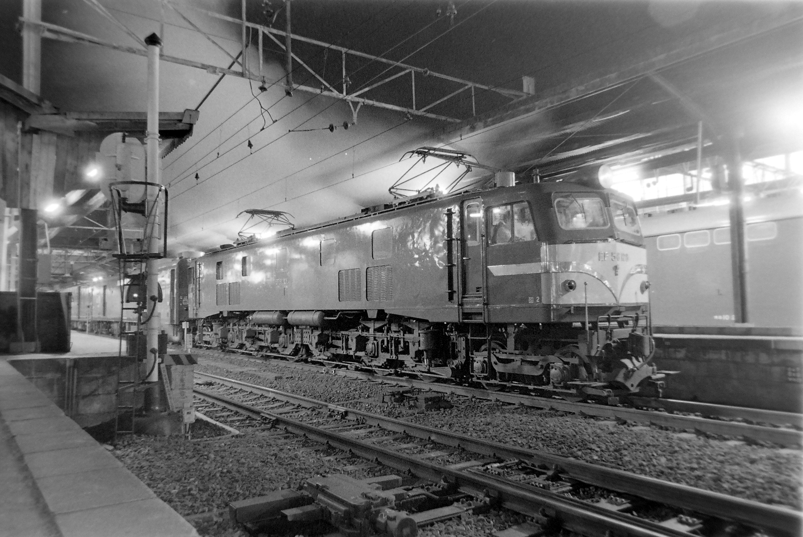 鉄暮らし雑録: EF58 128荷物列車～京都にて