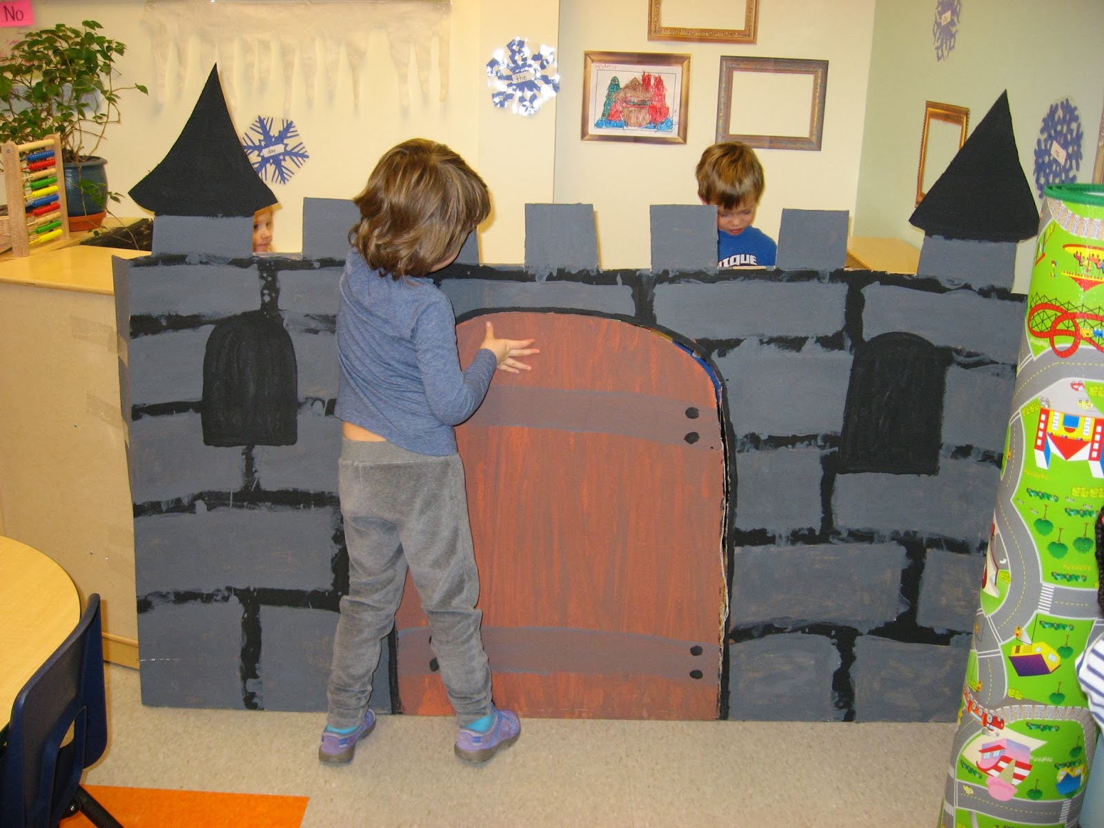 Mrs. Bean's & Ms. L's Kindergarten : A Castle Inquiry