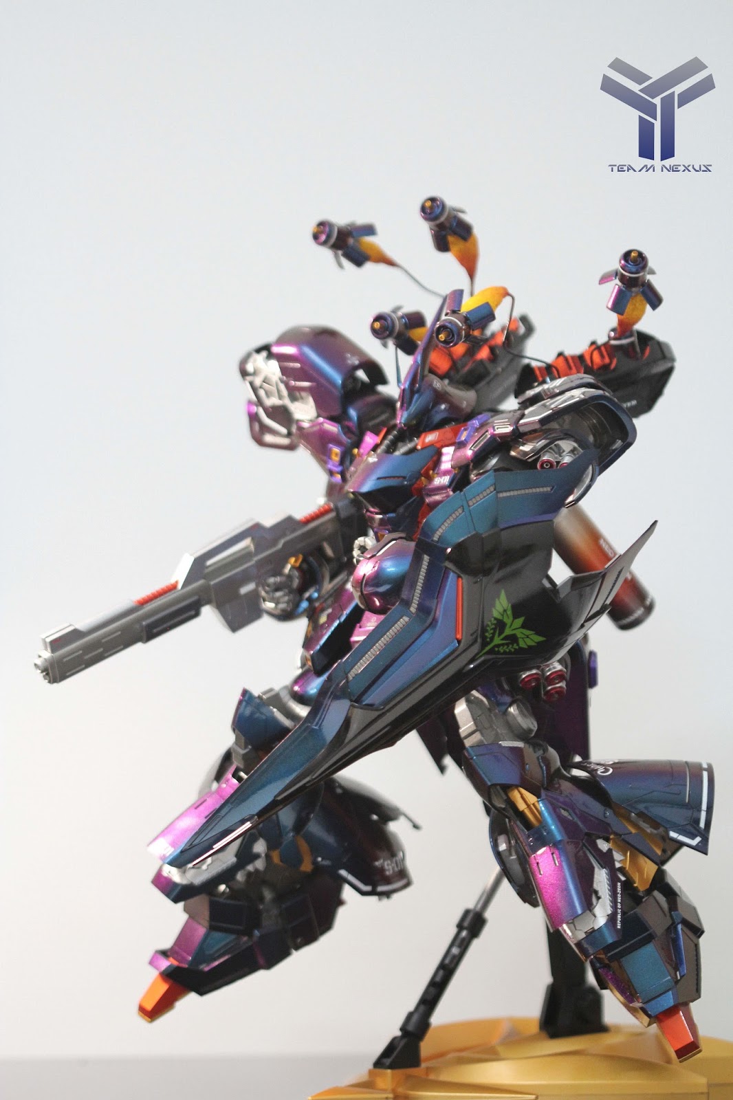 Custom Painted : 1/100 Sazabi ver Ka