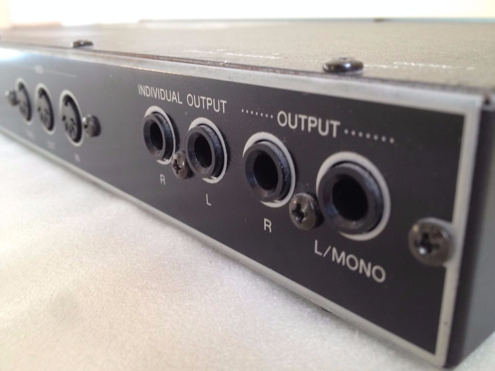 MATRIXSYNTH: Yamaha FS1R FM Rack Synthesizer SN PH01101