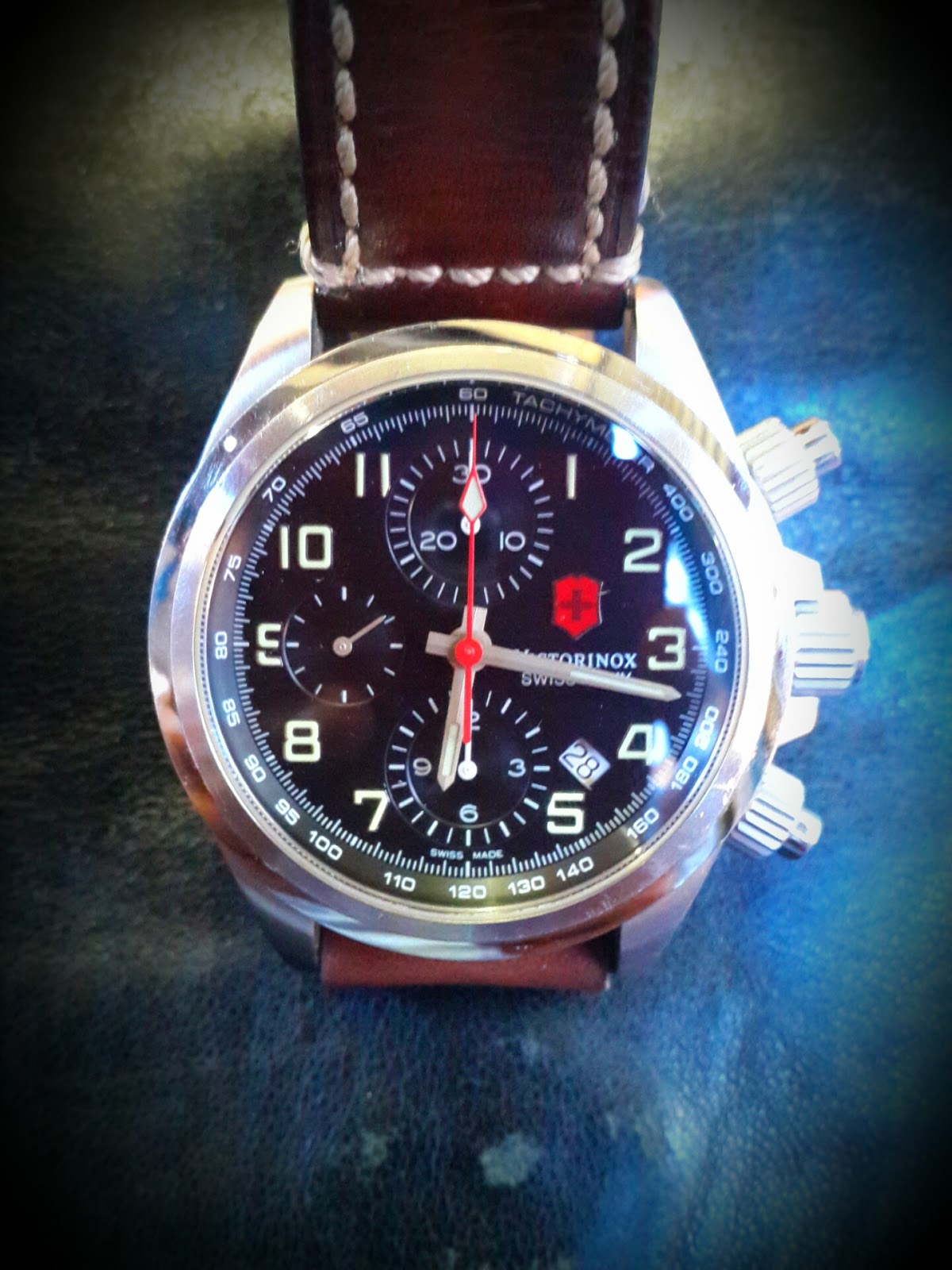 Azzam Vintage: Victorinox Chronograph