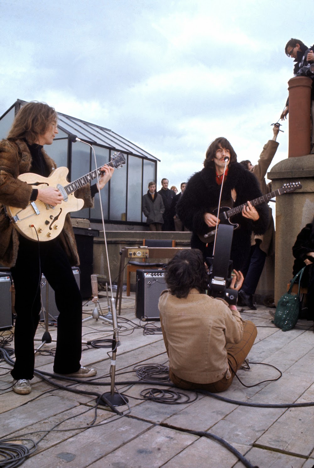 Wonderful Color Photographs of The Beatles' Rooftop Concert in 1969 ...