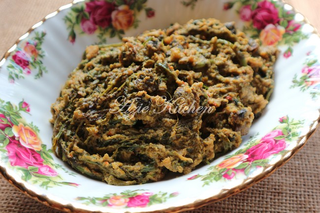 Rendang Pucuk Paku Dengan Kerang - Azie Kitchen