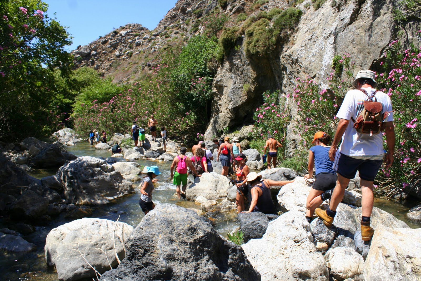 EXPLORE MOUNTAINS: ΚΟΥΡΤΑΛΙΩΤΙΚΟ ΦΑΡΑΓΓΙ (ΜΟΝΗ ΠΡΕΒΕΛΗ)