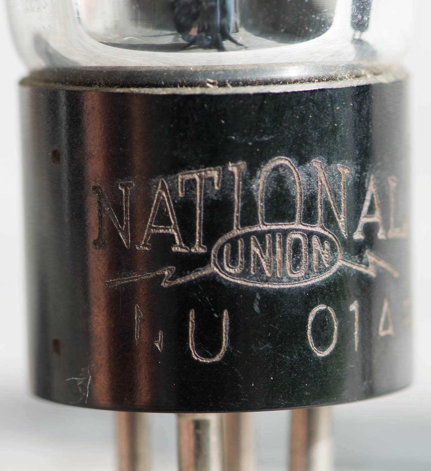 VinylSavor: Tube of the Month : The UX201A