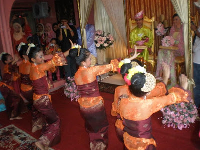 Tahun 6 Bahasa Malaysia :Seni Tradisi Kebanggaan Kita: Tarian Inang