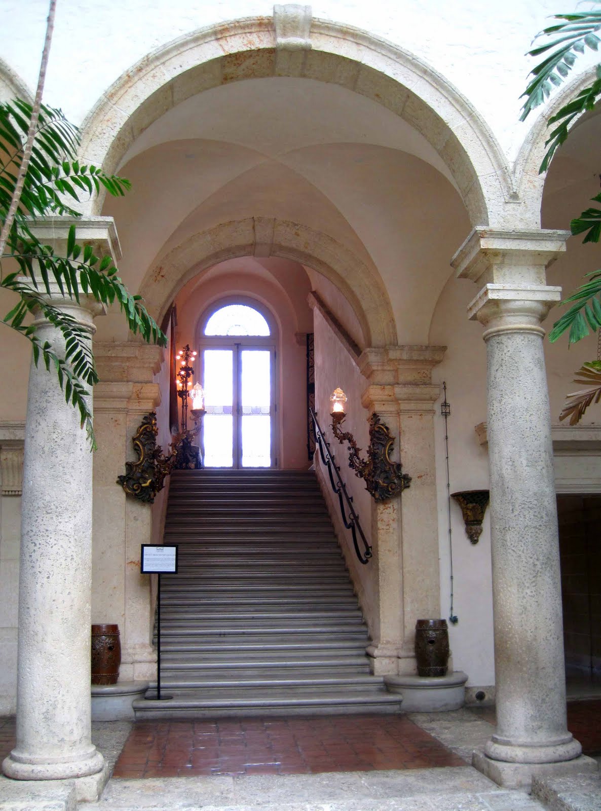 architect design™: Vizcaya: the courtyard