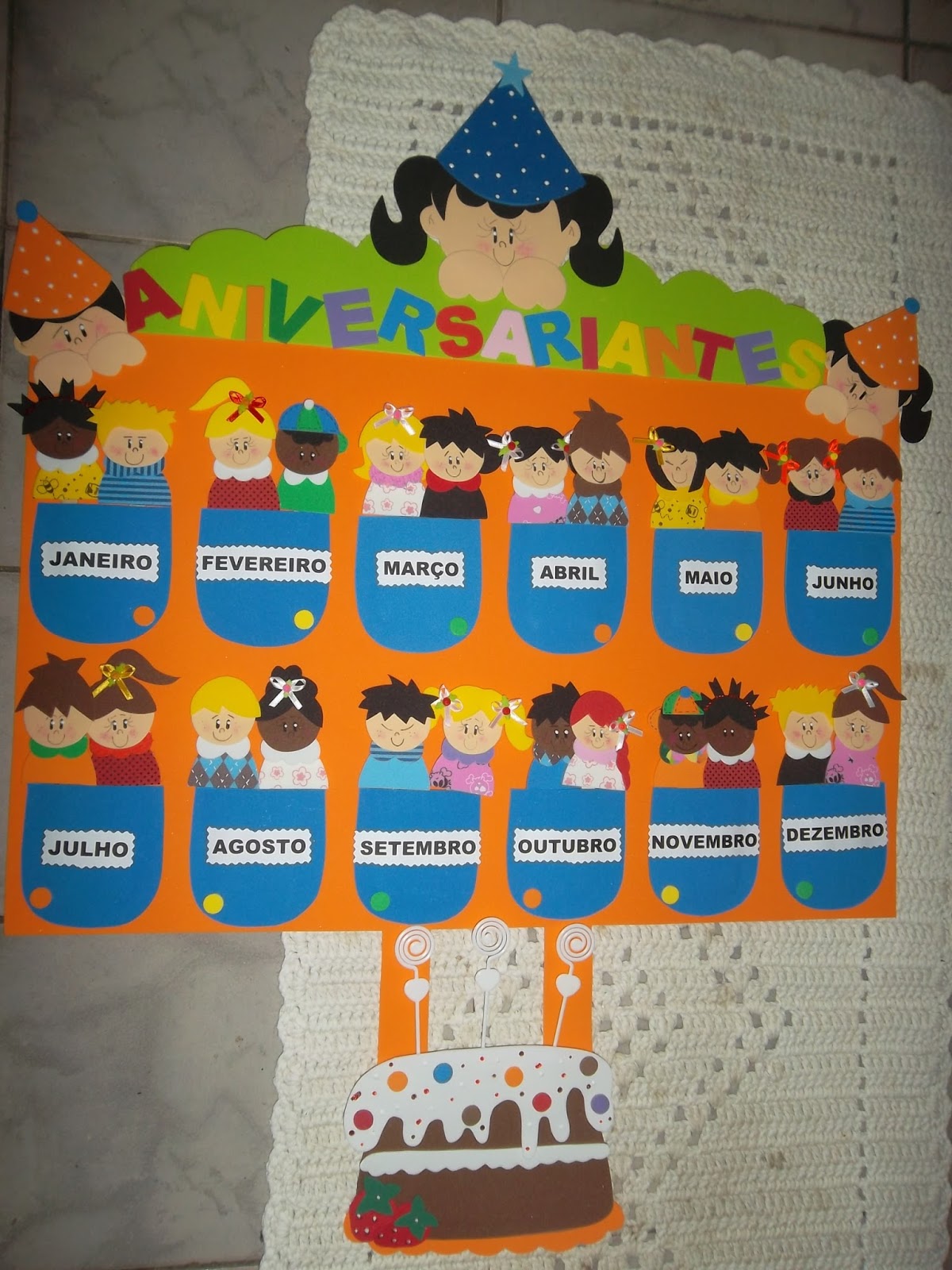 Joaninha Amarelinha - Arte em E.V.A: Calendário e Aniversariantes do Mês Joaninha Amarelinha - Arte em E.V.A: Calendário e Aniversariantes do Mês
