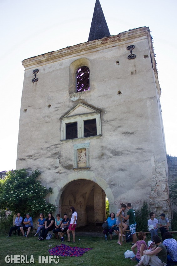GHERLA INFO: Piknik la Castelul Kornis de la Mănăstirea - GALERIE FOTO