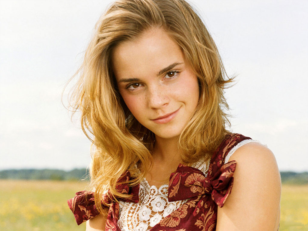 Famous and Interesting: Emma Watson Life Style 2011