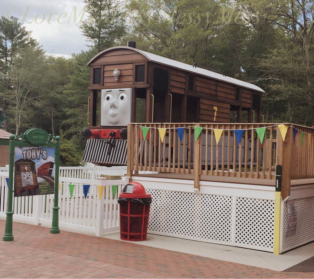 Love My Messy Messy Mess: Thomas Land - A Family Review