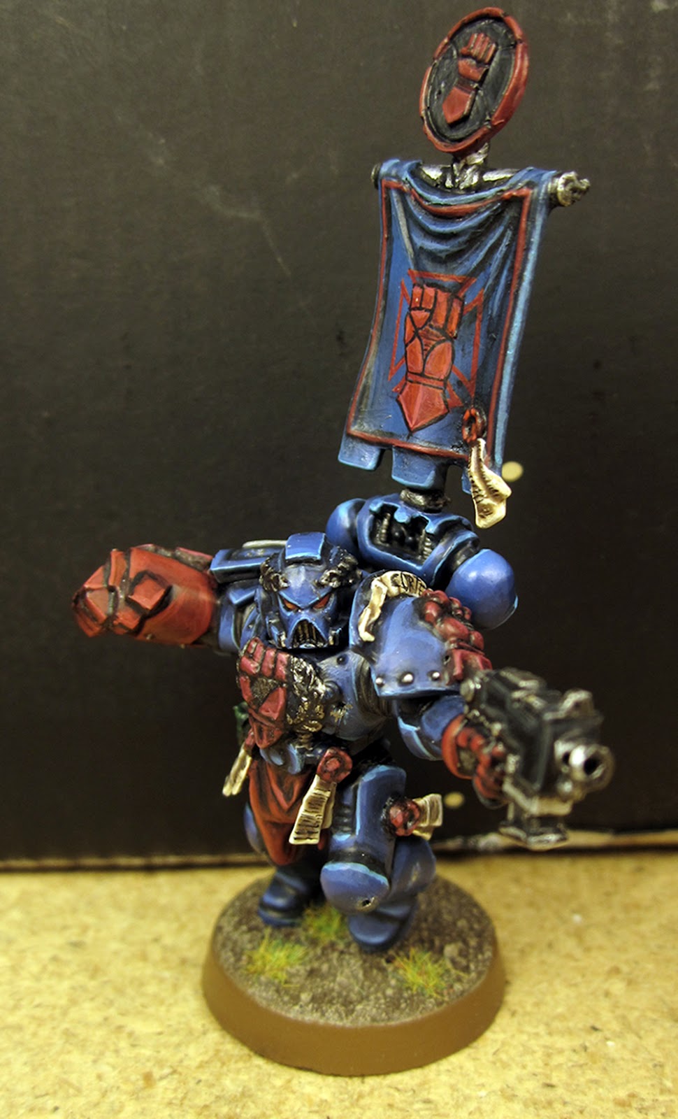 Dorn's Arrow: Crimson Fists - Captain Cortez - Painting