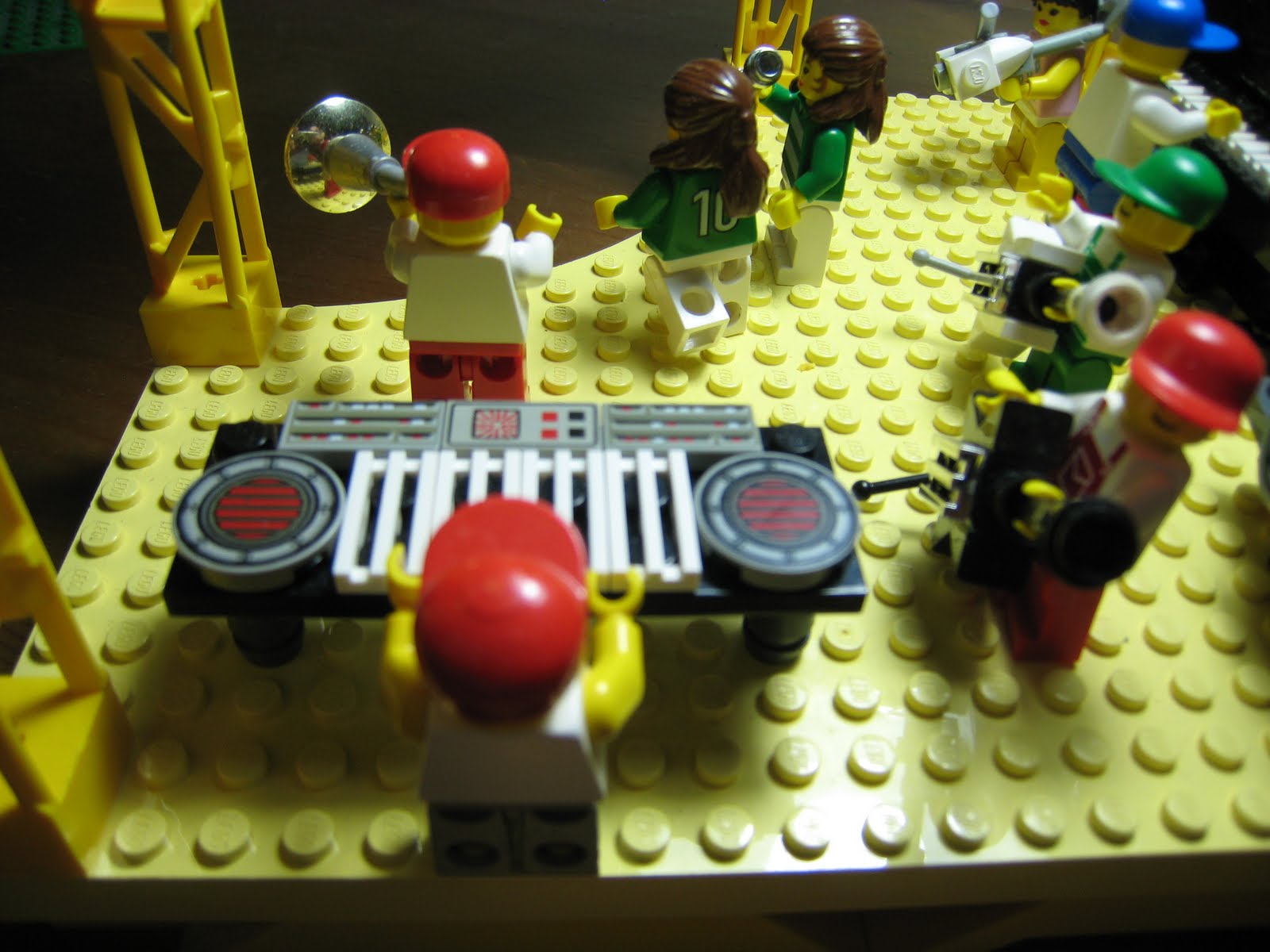 Lego R us: Lego Music Concert