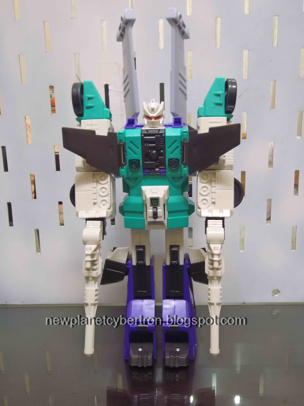 New Planet Cybertron: Transformers Review – Sixshot (G1 2002)