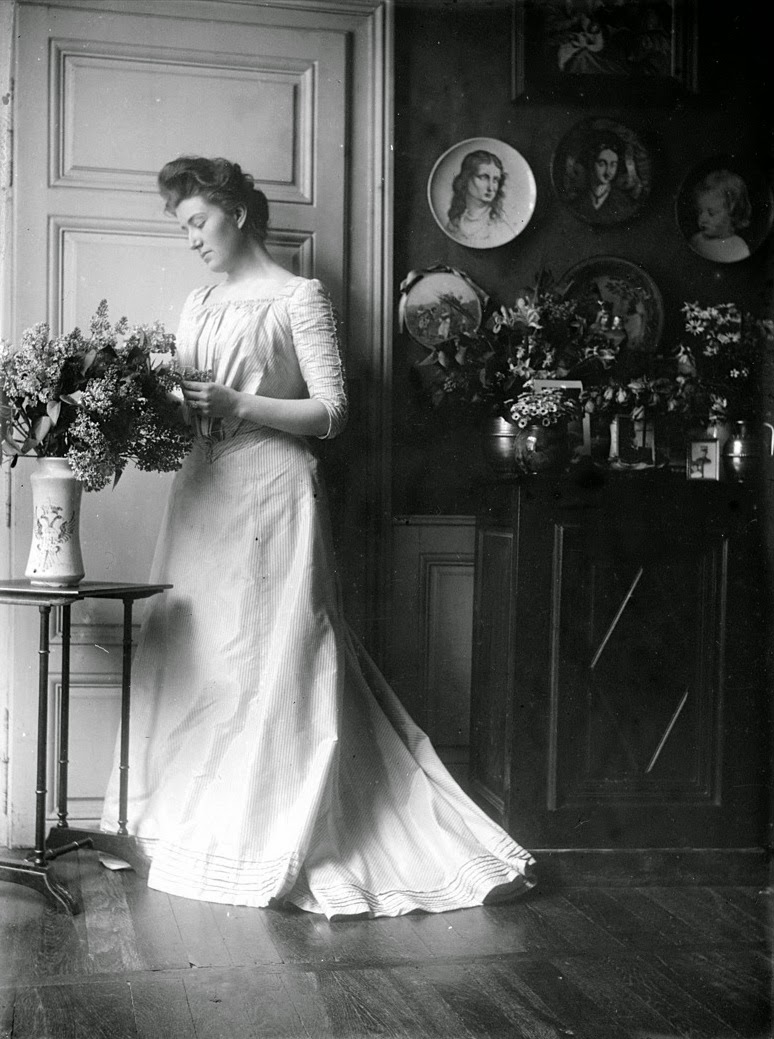 Interesting Vintage Photographs of Daily Life in Europe Before the ...