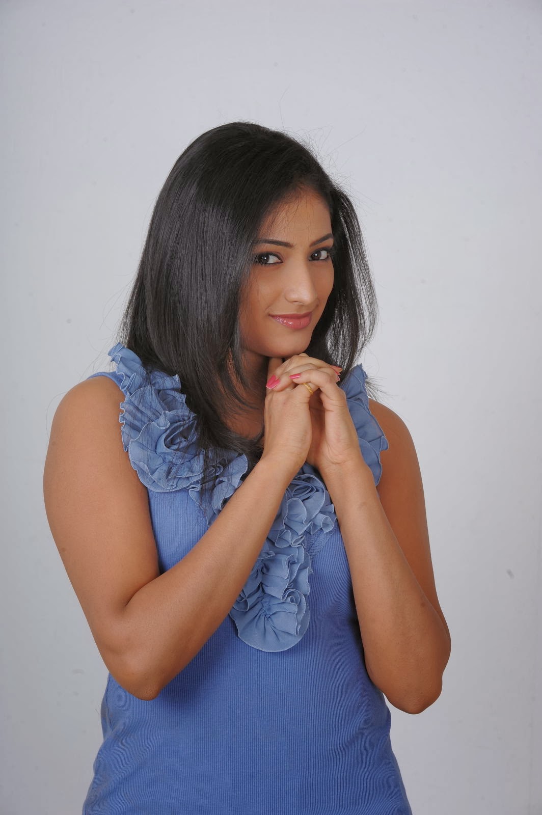 Hari Priya Latest Photoshoot | Filmy Icon | Latest Film News ...