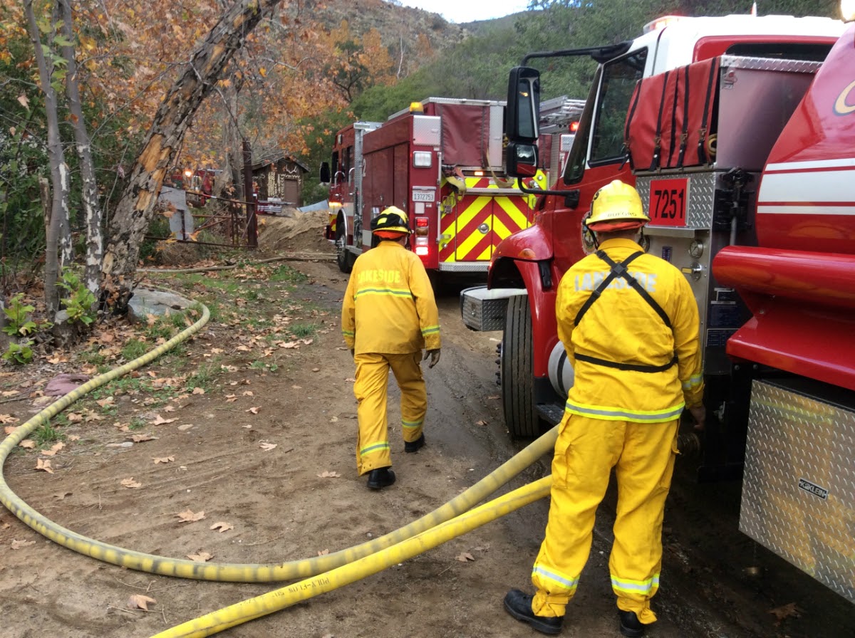 Lakeside Fire District: Lakeside Firefighters Extinguish Structure Fire