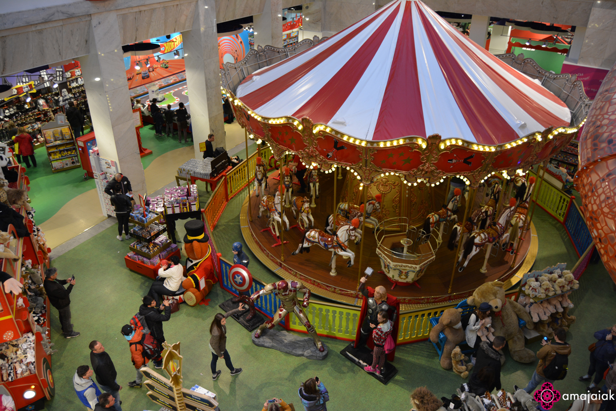 MI MUNDO AMAJAIAK: HAMLEYS EN PRAGA