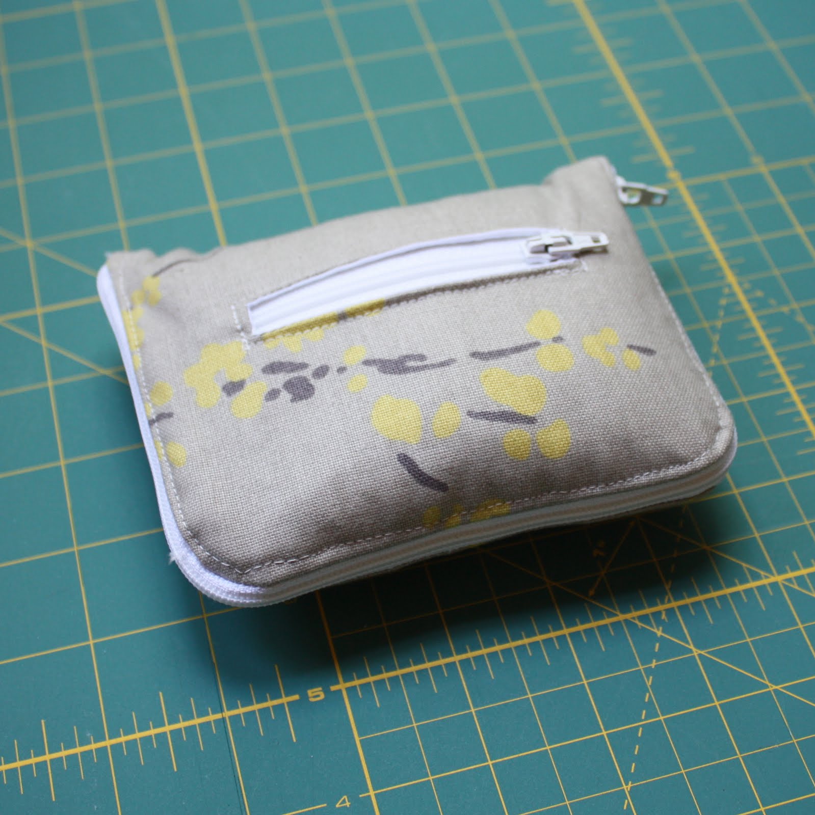 Nicole at Home: Gifted zip pouches