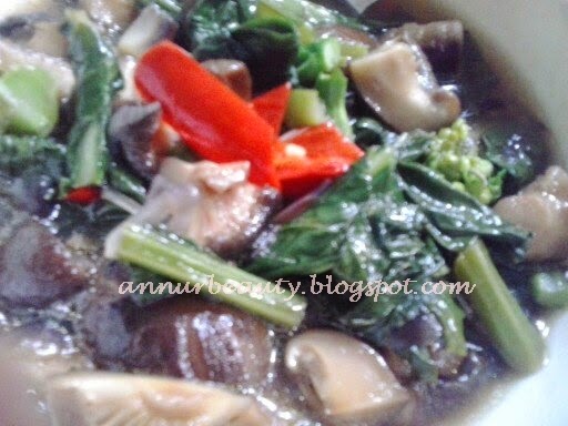 Sawi Goreng Dengan Cendawan Hitam - kEmA.kItCheN