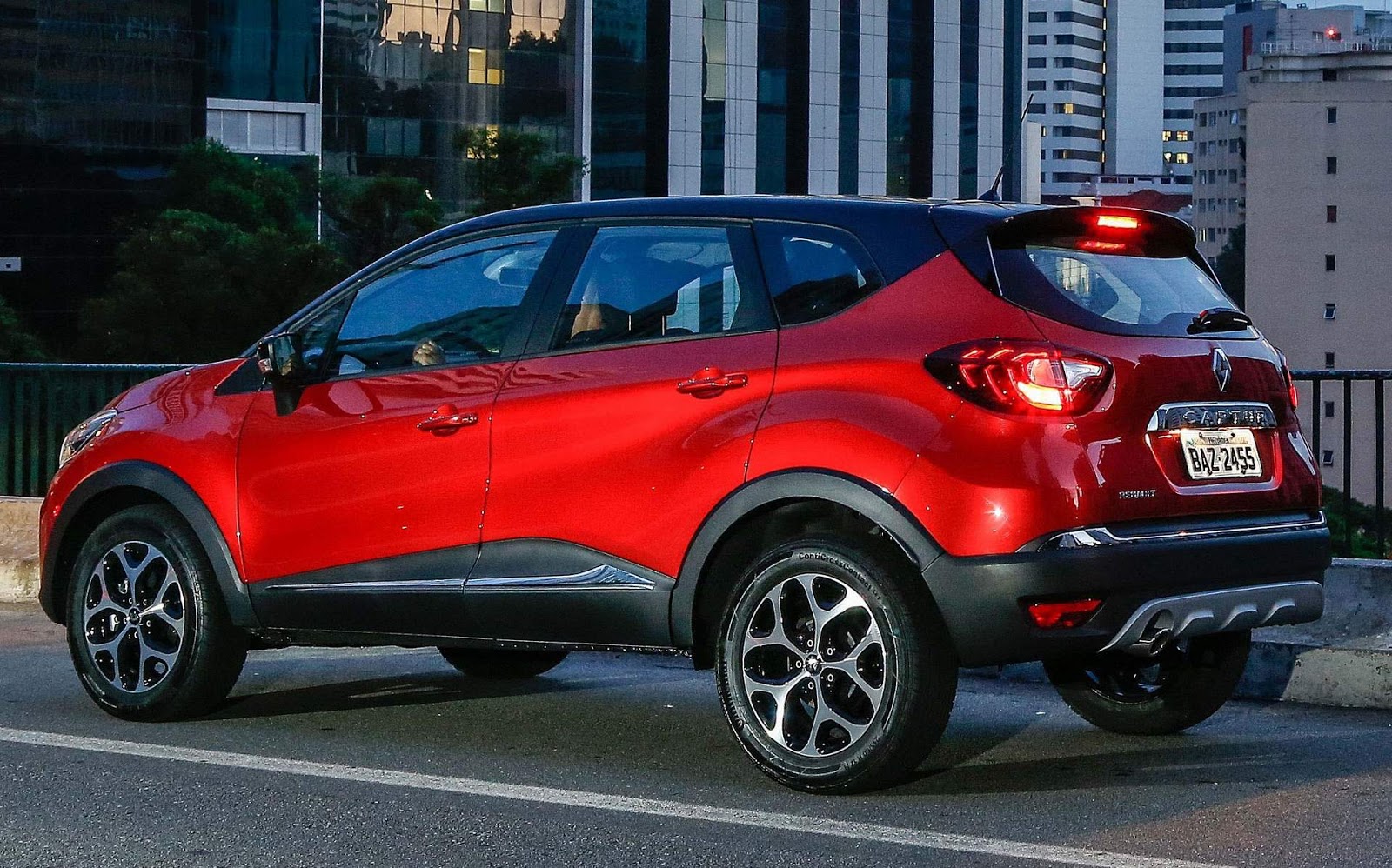 Renault Captur 1.6 Automático chega até agosto - detalhes