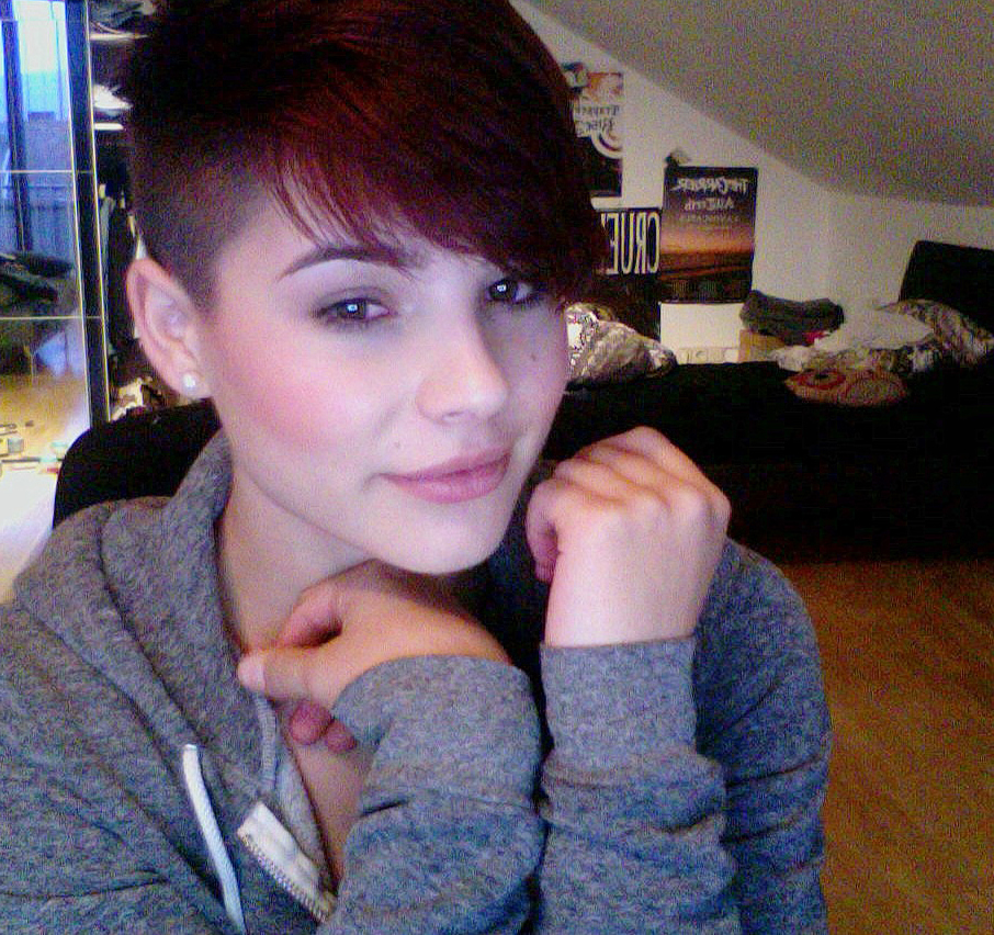 The Pixie Revolution: Pixie Cuts, Buzzed Napes, Sidebuzz Pics Oct 2nd