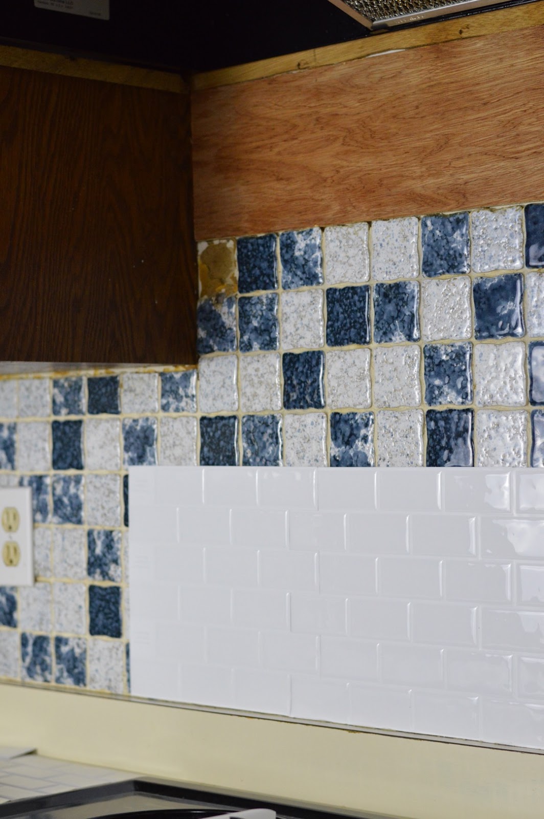 Mini Rental Kitchen Makeover Part 1 (with Smart Tiles) - domicile 37