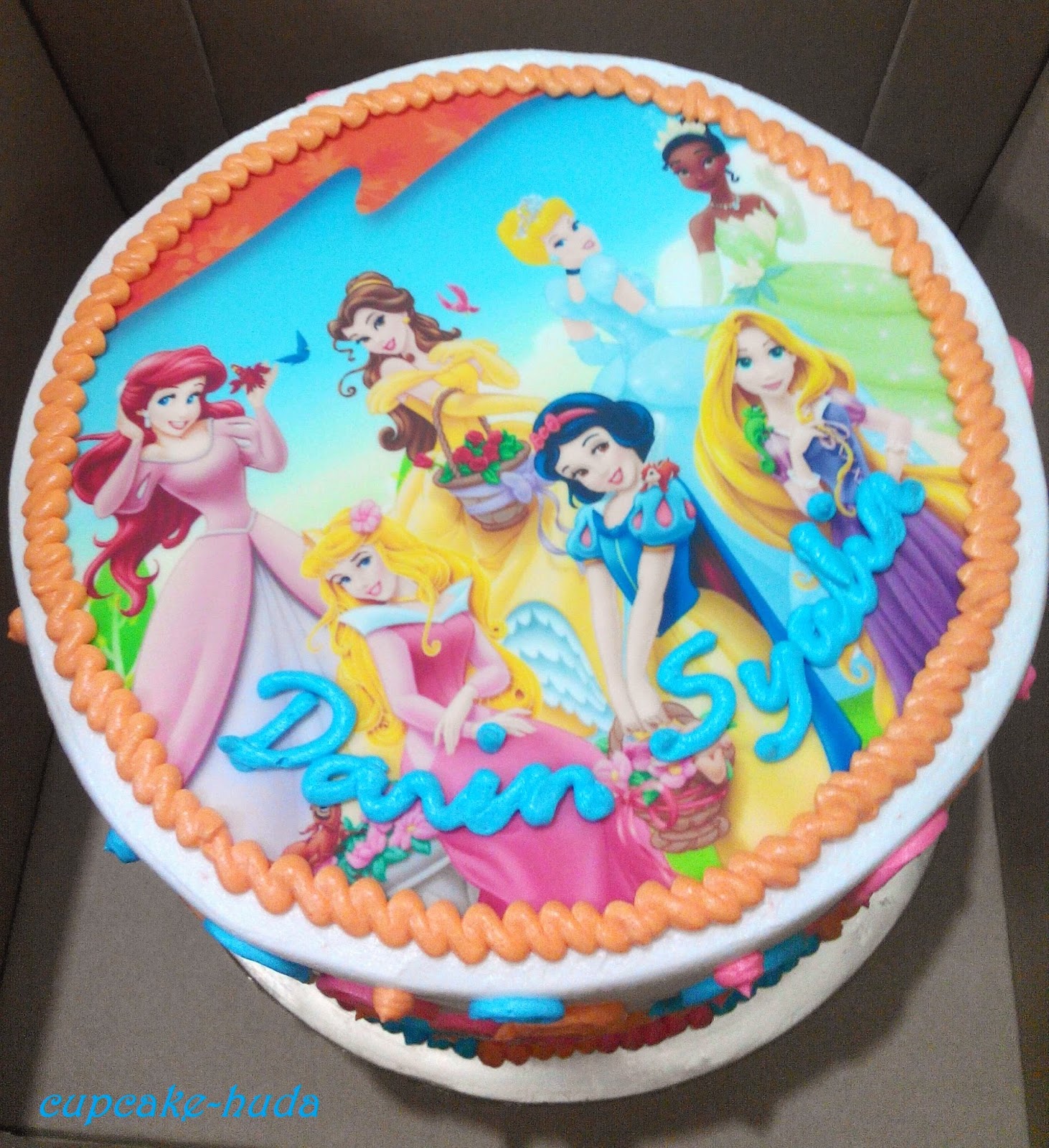 Disney Princess Themed : Rainbow Cake for Darin Syalia | cupcake huda