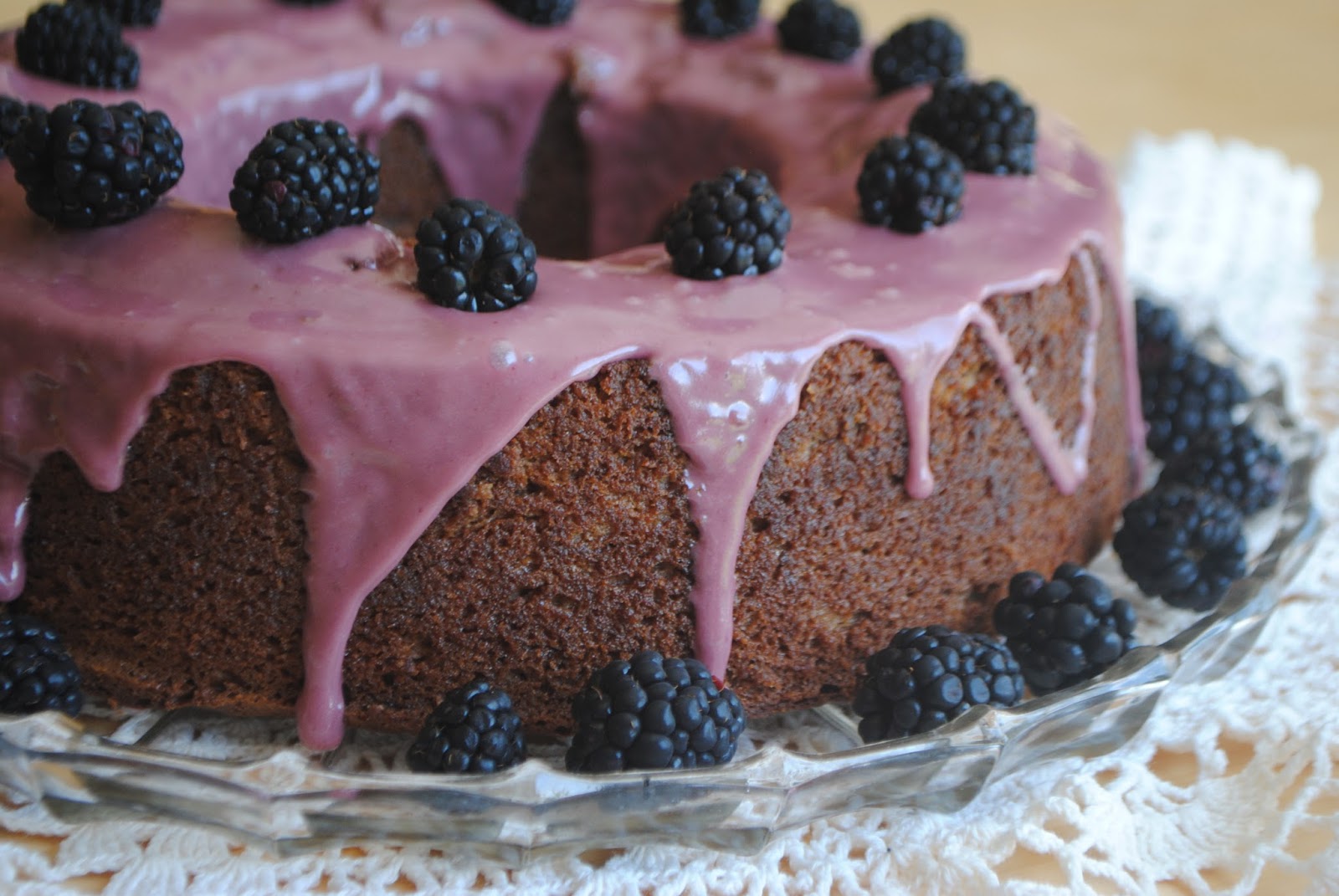 Lori's Lipsmacking Goodness: BLACKBERRY CAKE