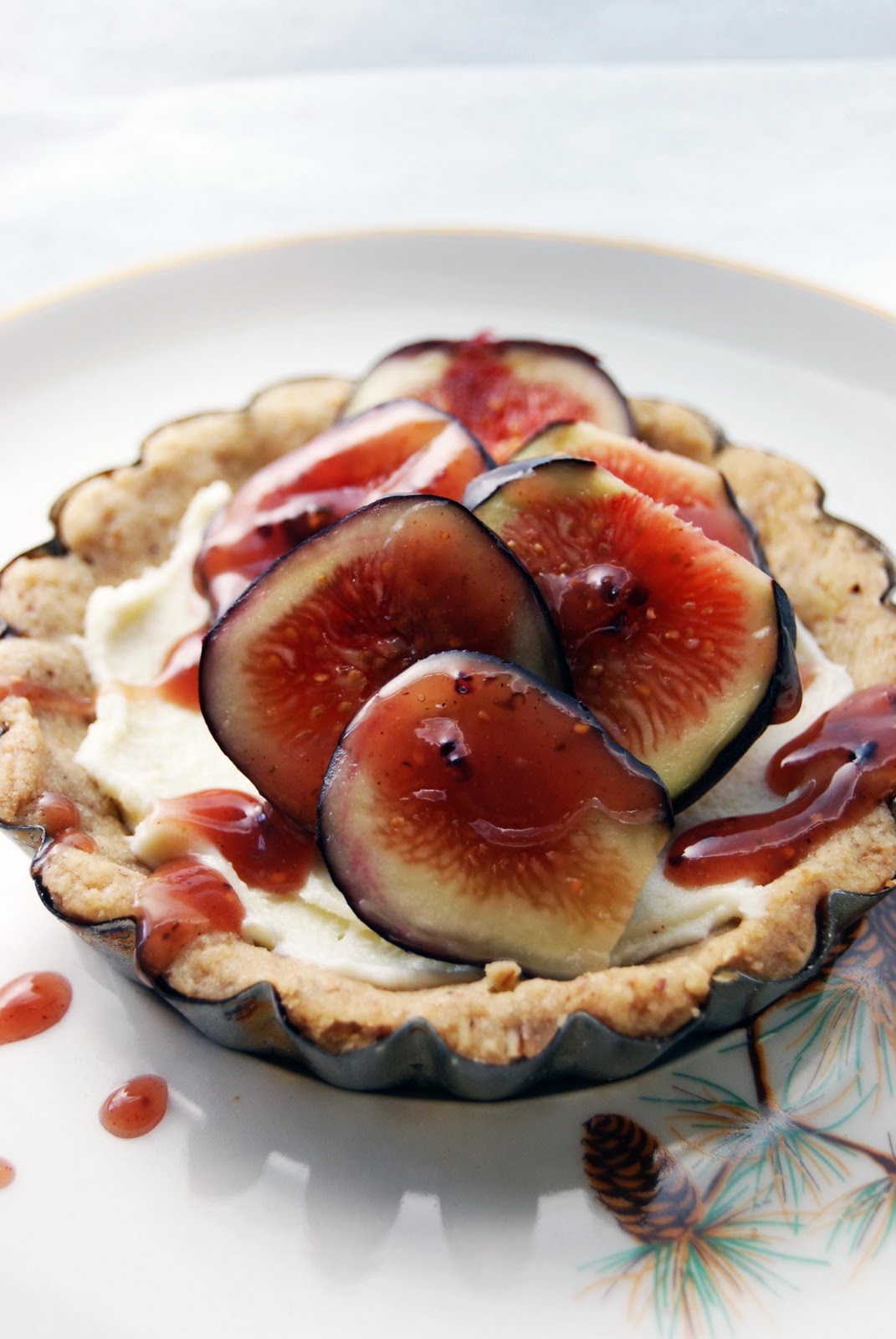 good morning grace.: fresh fig tarts with caramel fig sauce