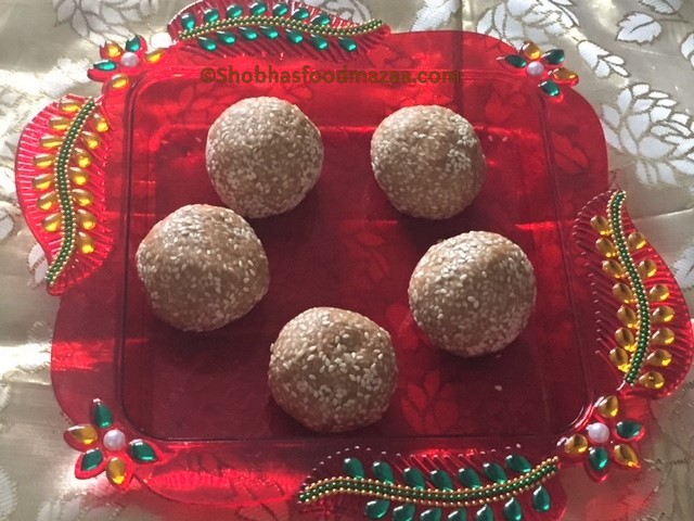 Shobha's Food Mazaa: TILGUL / TIL KE LADDOO / SANKRANTI SPECIAL