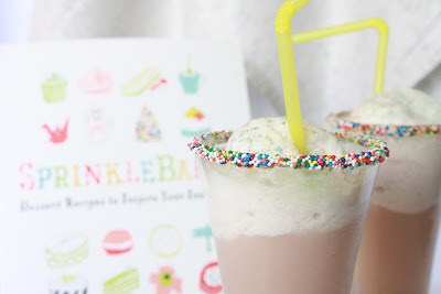 Sweet Teeth: Pom Pom Prosecco Float & Giveaway