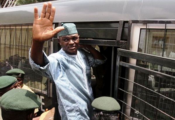 NasBank Blog: Nigerian Army: Acquitted Major Al-Mustapha Still In Service