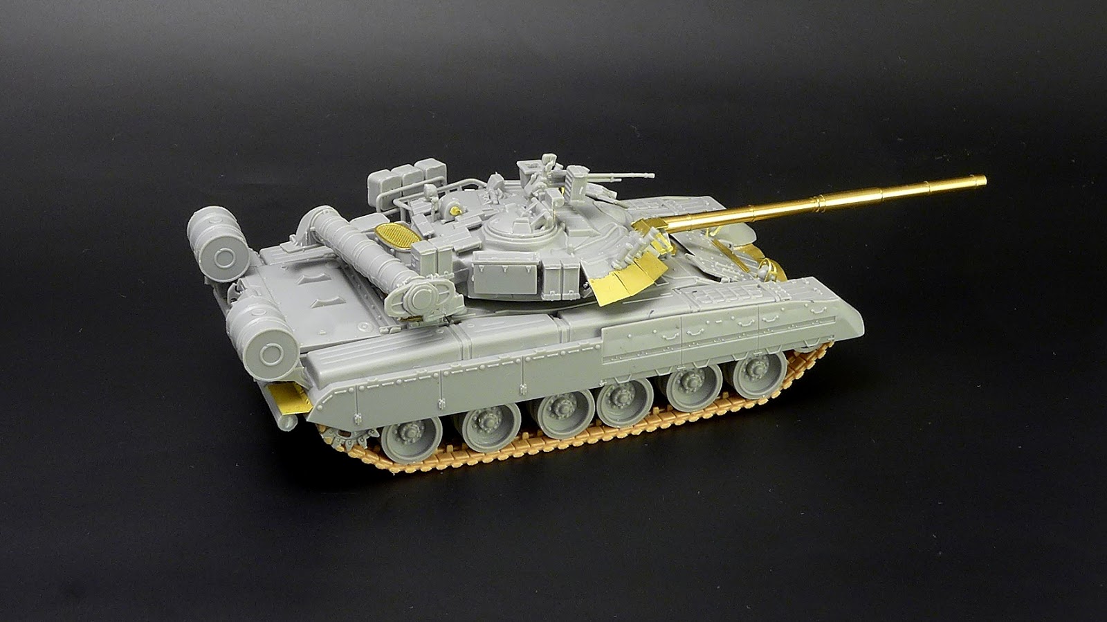 Matejson Models Workshop: T-80U - Modelcollect - 1/72