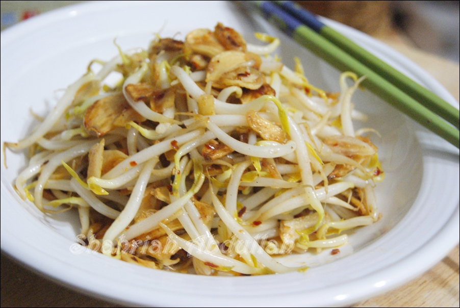 The Writer's CooKING!: Taugeh Goreng Bawang Putih