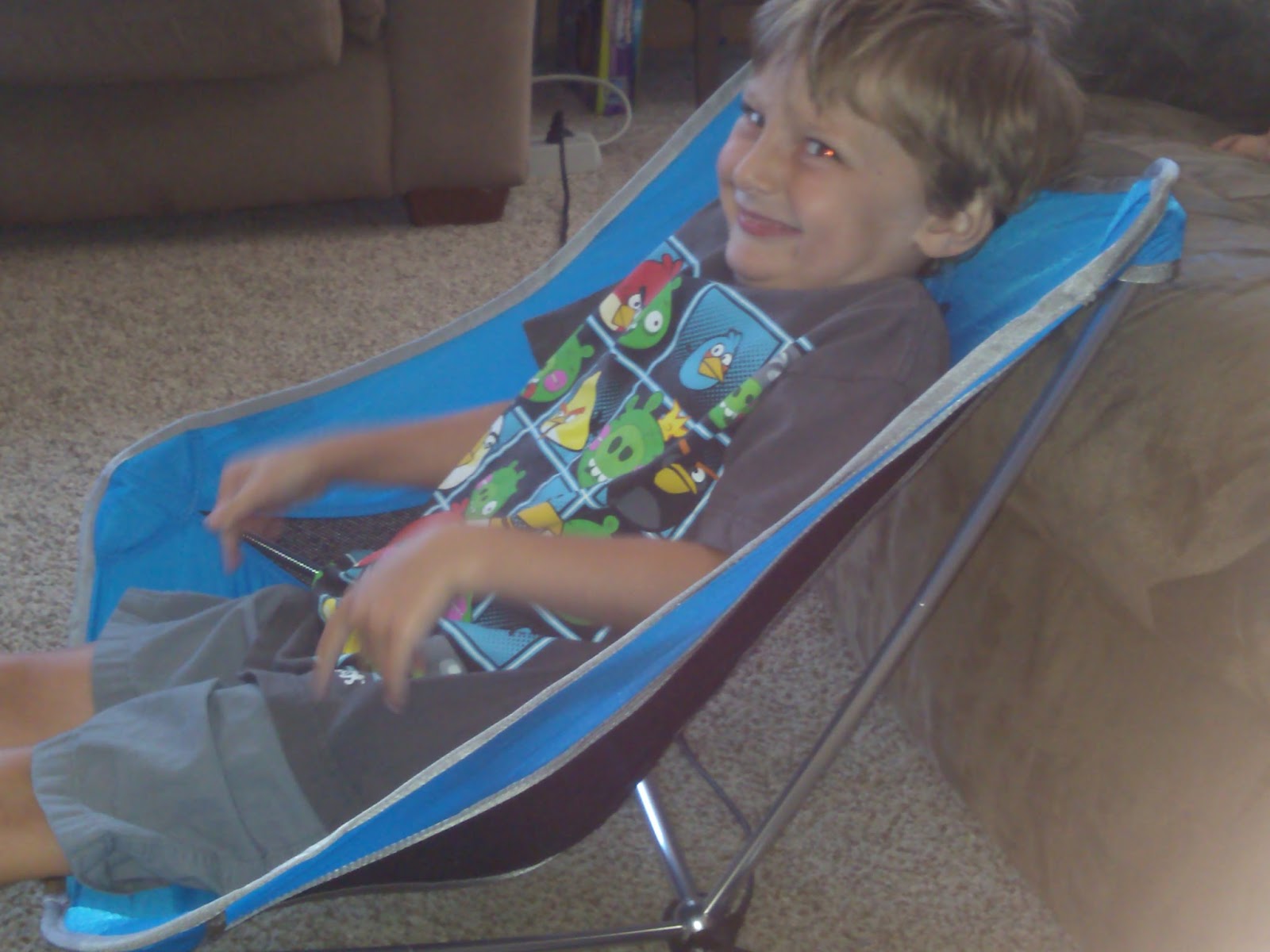 A Lucky Ladybug: Alite Designs Mayfly Chair and Clover Cook Set Review