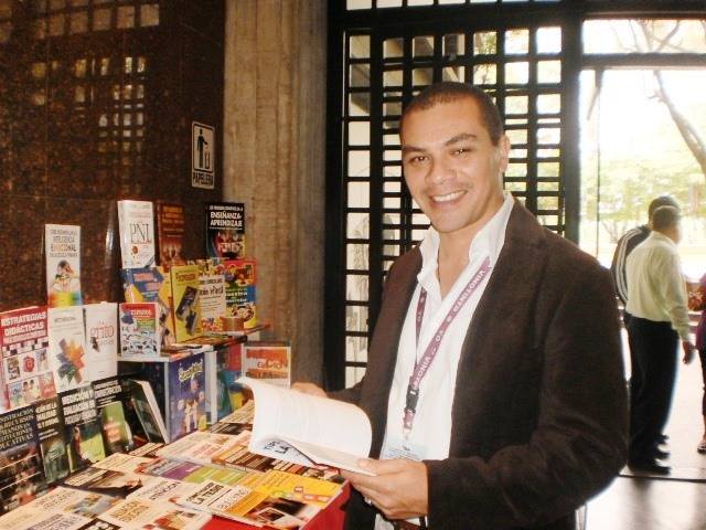 Noticias UPEL Miranda: El Dr. Ronald Feo recibe distinción como ...