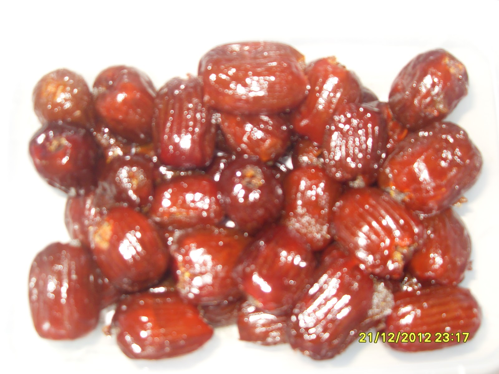 pokok kurma merah cina - Liam Jones