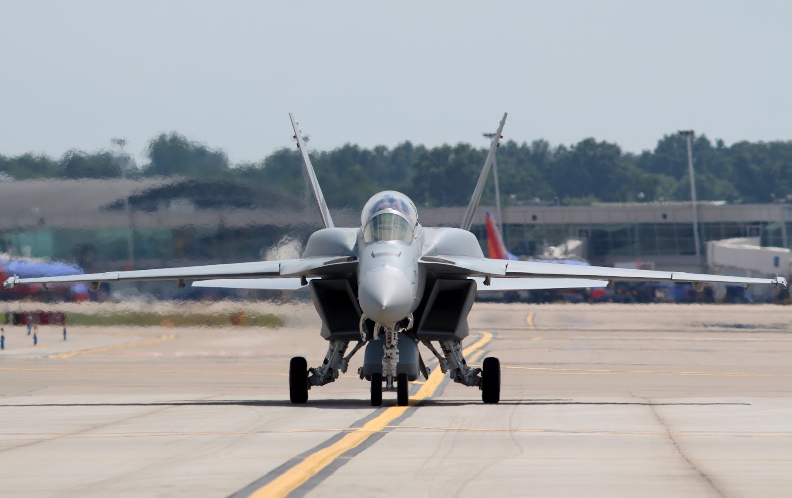 The Aero Experience: Advanced Super Hornet Makes Public Media Debut in ...