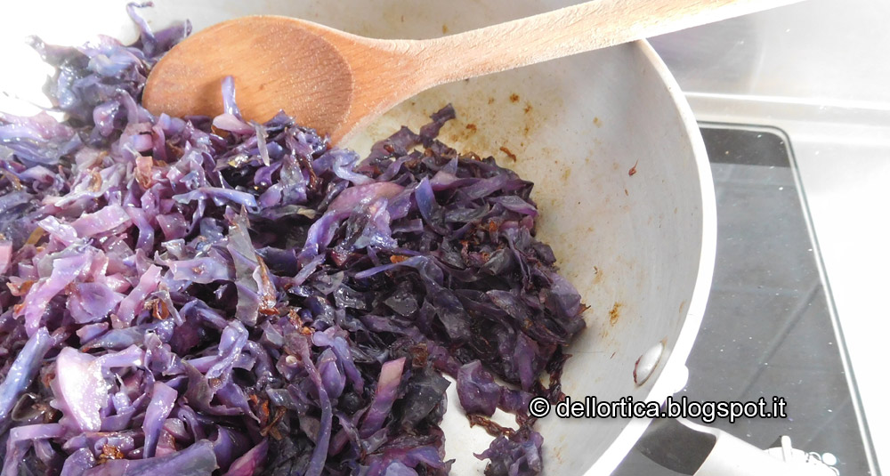 PASTA ALLA VERZA VIOLA