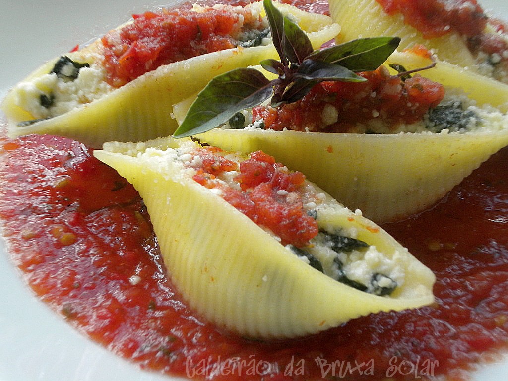Receitas do Caldeirão : Conchiglione recheado e um molho caprichado