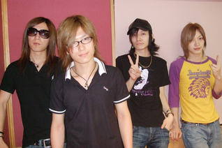 Listen 2 J-rock & Visual-Kei ..!!: Deluhi