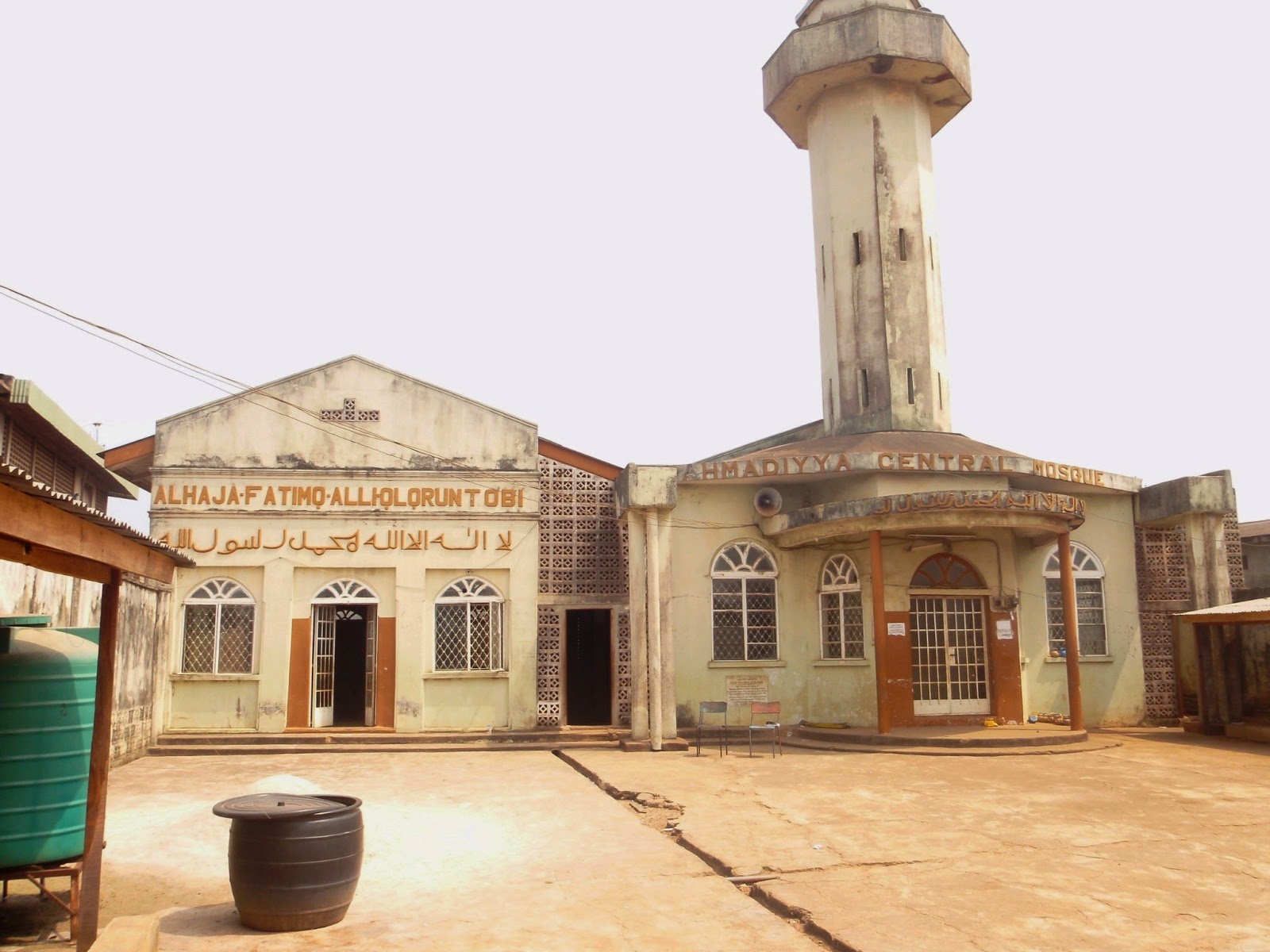 AHMADIYYA MOSQUE: Ahmadiyya Central Mosque - Nigeria