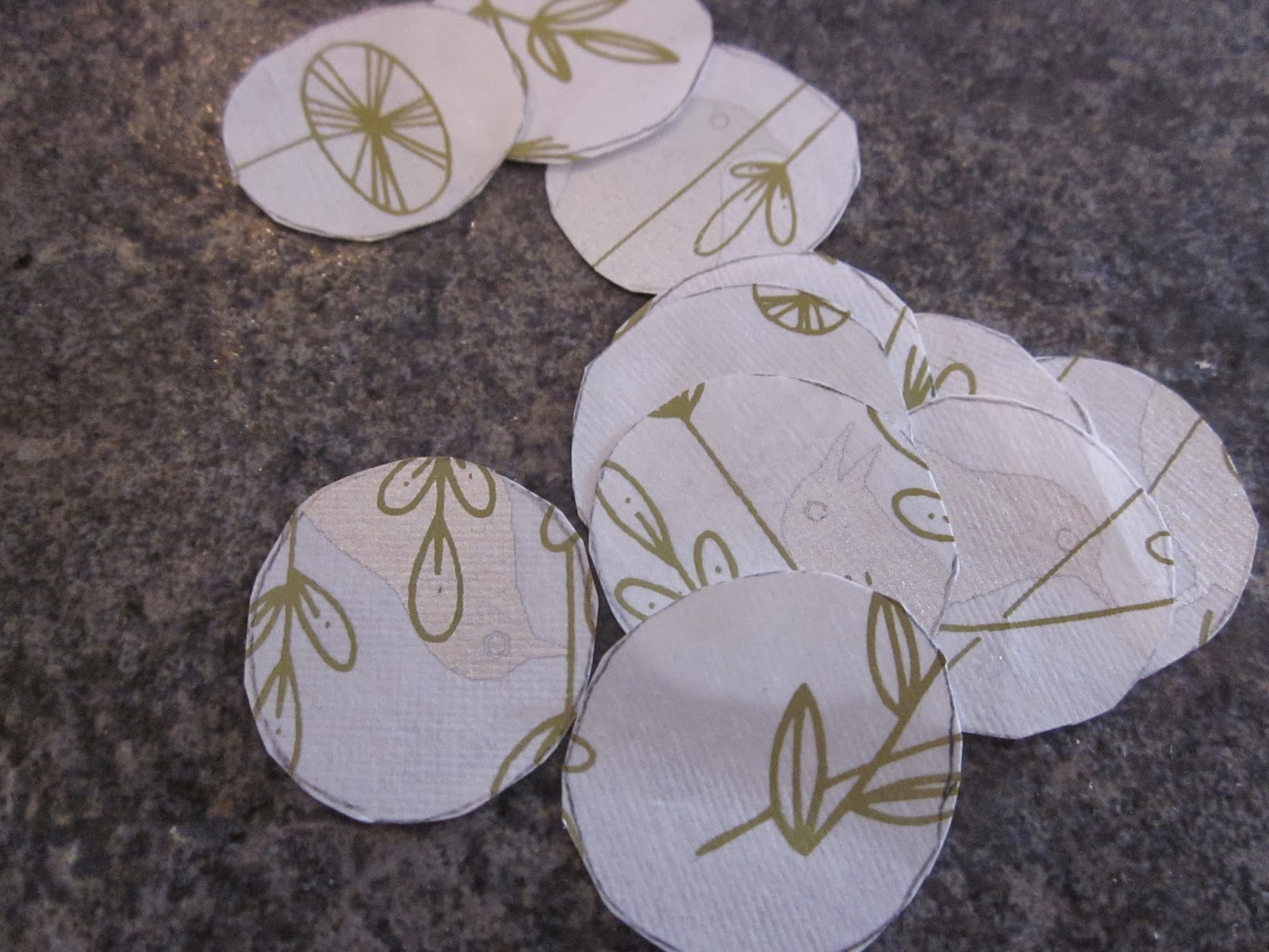 Queen B Creates: Mini Paper Ornaments