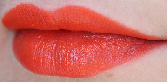 Scrangie: MAC Beth Ditto Collection Summer 2012 Lip Pencil in Entertain ...
