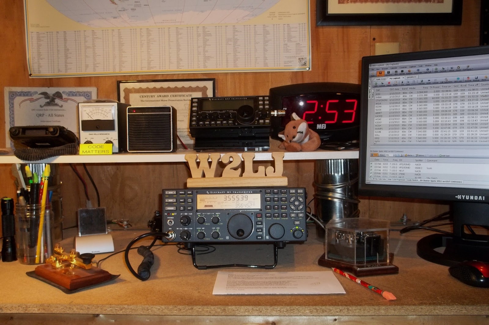 Shack pictures • AmateurRadio.com